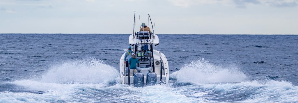 Bay Boats for Serious Fishing and Family Fun | Hybrid Center Console ...